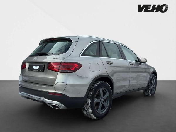 Grey Mercedes-Benz GLC 300 2020 in Vilnius, with an engine capacity of 1.99 L and mileage of 128 thousand km for 33900 €, photo 5 on AUTOMOTO.COM.LV
