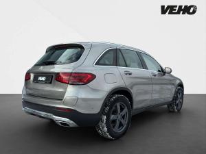 Grey Mercedes-Benz GLC 300 2020 in Vilnius, with an engine capacity of 1.99 L and mileage of 128 thousand km for 33900 €, photo 5 on AUTOMOTO.COM.LV