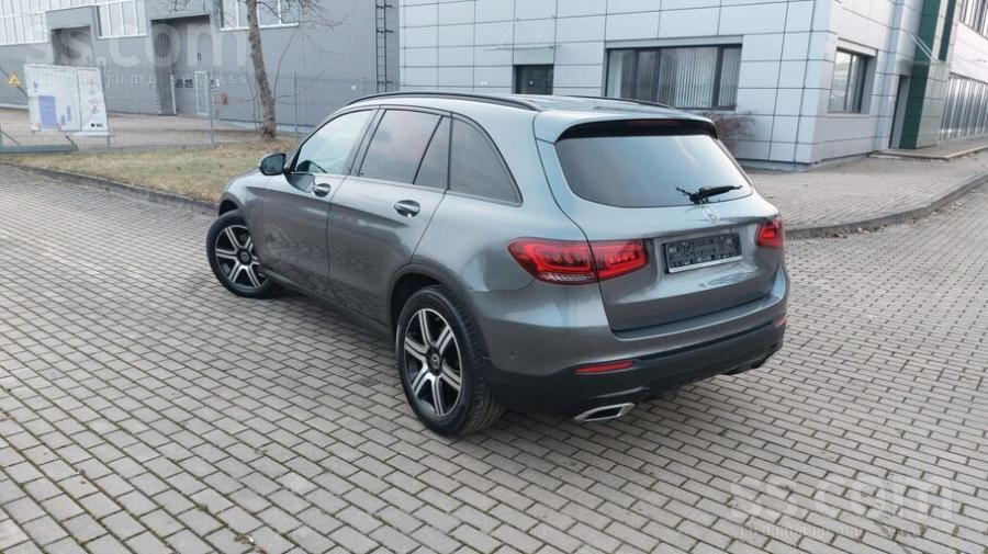 Grey Mercedes-Benz GLC 300 2020 in Tukums, with an engine capacity of 2.00 L and mileage of 183 thousand km for 28880 €, photo 5 on AUTOMOTO.COM.LV