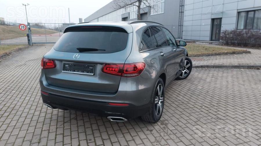 Grey Mercedes-Benz GLC 300 2020 in Tukums, with an engine capacity of 2.00 L and mileage of 183 thousand km for 28880 €, photo 7 on AUTOMOTO.COM.LV