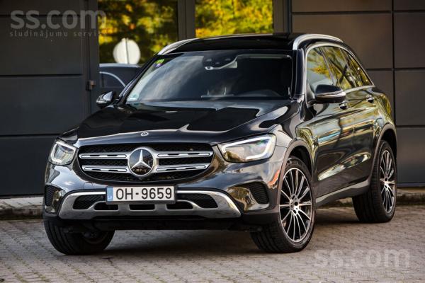 Grey Mercedes-Benz GLC 300 2020 in Riga, with an engine capacity of 2.00 L and mileage of 0 thousand km for 29800 €, photo 1 on AUTOMOTO.COM.LV