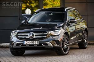 Серый Мерседес GLC 300 2020 в Рига, объемом двигателя 2.00 л и пробегом 0 тыс. км за 29800 €, фото  на AUTOMOTO.COM.LV