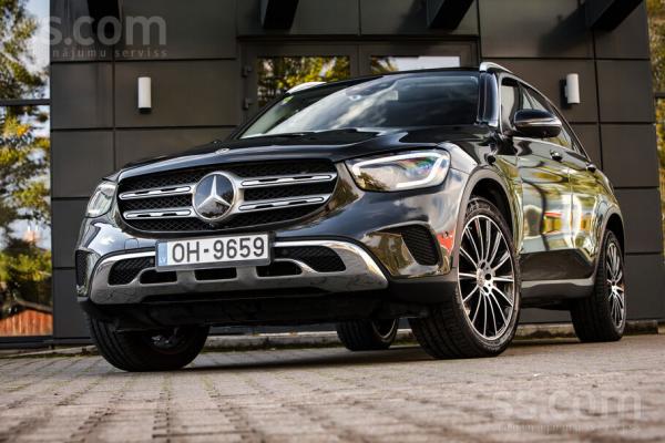 Grey Mercedes-Benz GLC 300 2020 in Riga, with an engine capacity of 2.00 L and mileage of 0 thousand km for 29800 €, photo 7 on AUTOMOTO.COM.LV