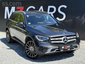 Серый Мерседес GLC 300 2020 в Рига, объемом двигателя 2.00 л и пробегом 135 тыс. км за 31990 €, фото 3 на AUTOMOTO.COM.LV