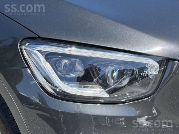Grey Mercedes-Benz GLC 300 2020 in Riga, with an engine capacity of 2.00 L and mileage of 135 thousand km for 31990 €, photo 6 on AUTOMOTO.COM.LV