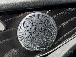 Серый Мерседес GLC 300 2020 в Рига, объемом двигателя 2.00 л и пробегом 135 тыс. км за 31990 €, фото 13 на AUTOMOTO.COM.LV