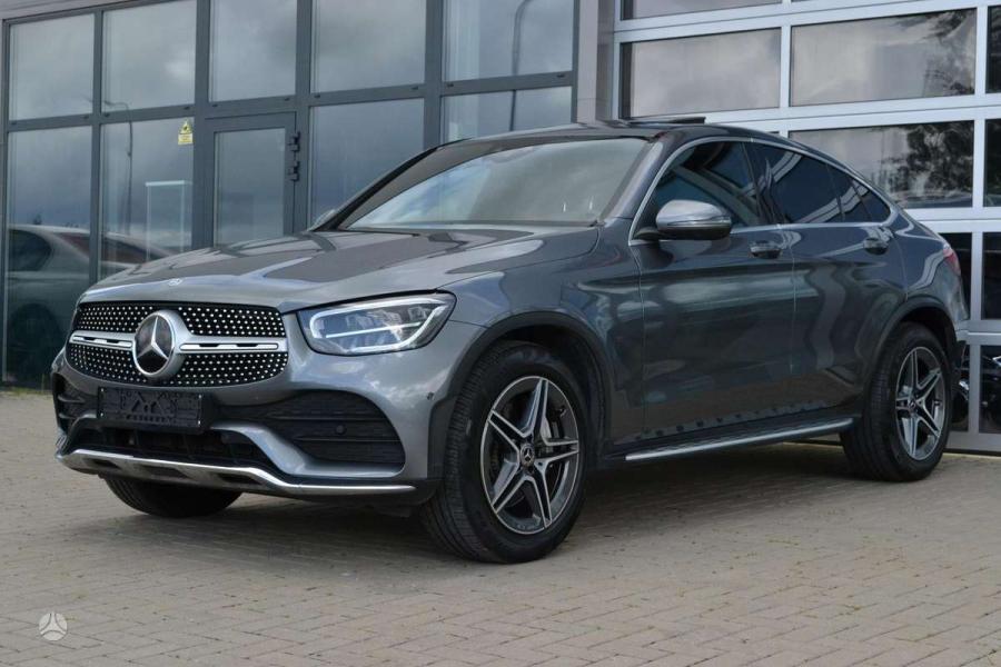 Grey Mercedes-Benz GLC 300 2020 in Vilnius, with an engine capacity of 1.99 L and mileage of 158 thousand km for 35000 €, photo 3 on AUTOMOTO.COM.LV
