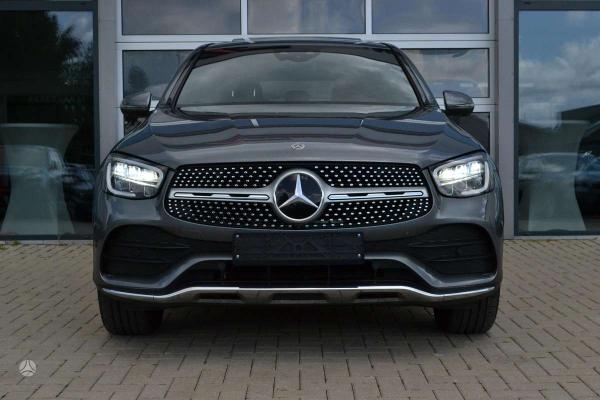 Pelēks Mercedes-Benz GLC 300 2020 Viļņa, ar dzinēja tilpumu 1.99 L un nobraukumu 158 tūkst. km par 35000 €, foto 4 vietnē AUTOMOTO.COM.LV