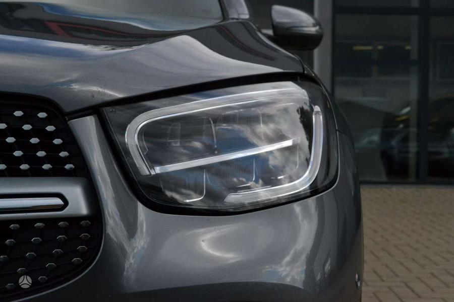 Grey Mercedes-Benz GLC 300 2020 in Vilnius, with an engine capacity of 1.99 L and mileage of 158 thousand km for 35000 €, photo 19 on AUTOMOTO.COM.LV