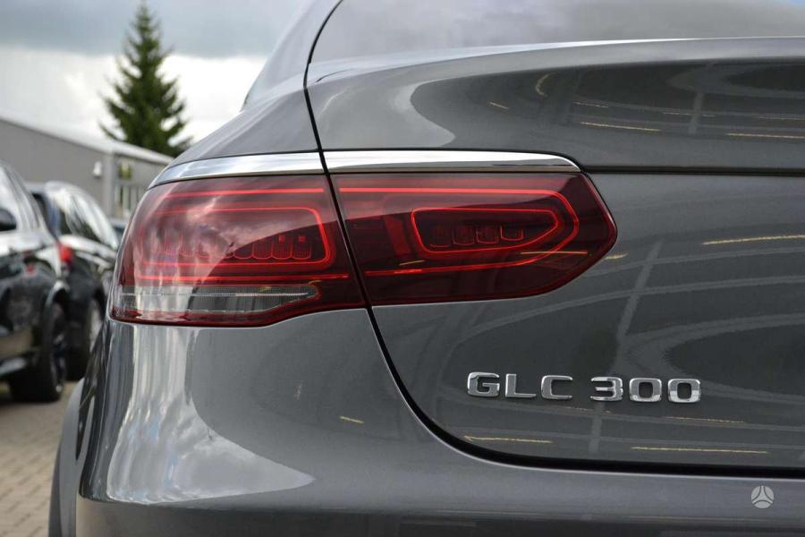 Grey Mercedes-Benz GLC 300 2020 in Vilnius, with an engine capacity of 1.99 L and mileage of 158 thousand km for 35000 €, photo 21 on AUTOMOTO.COM.LV