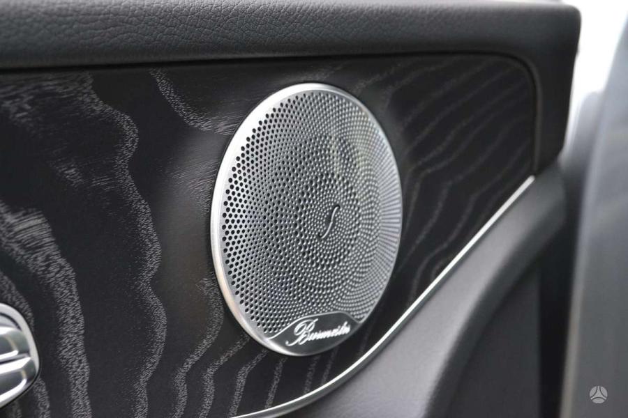 Grey Mercedes-Benz GLC 300 2020 in Vilnius, with an engine capacity of 1.99 L and mileage of 158 thousand km for 35000 €, photo 28 on AUTOMOTO.COM.LV