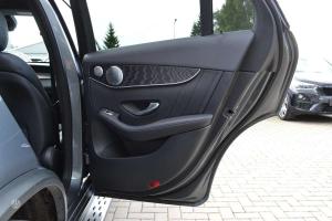Grey Mercedes-Benz GLC 300 2020 in Vilnius, with an engine capacity of 1.99 L and mileage of 158 thousand km for 35000 €, photo 38 on AUTOMOTO.COM.LV