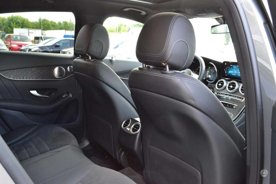 Grey Mercedes-Benz GLC 300 2020 in Vilnius, with an engine capacity of 1.99 L and mileage of 158 thousand km for 35000 €, photo 39 on AUTOMOTO.COM.LV