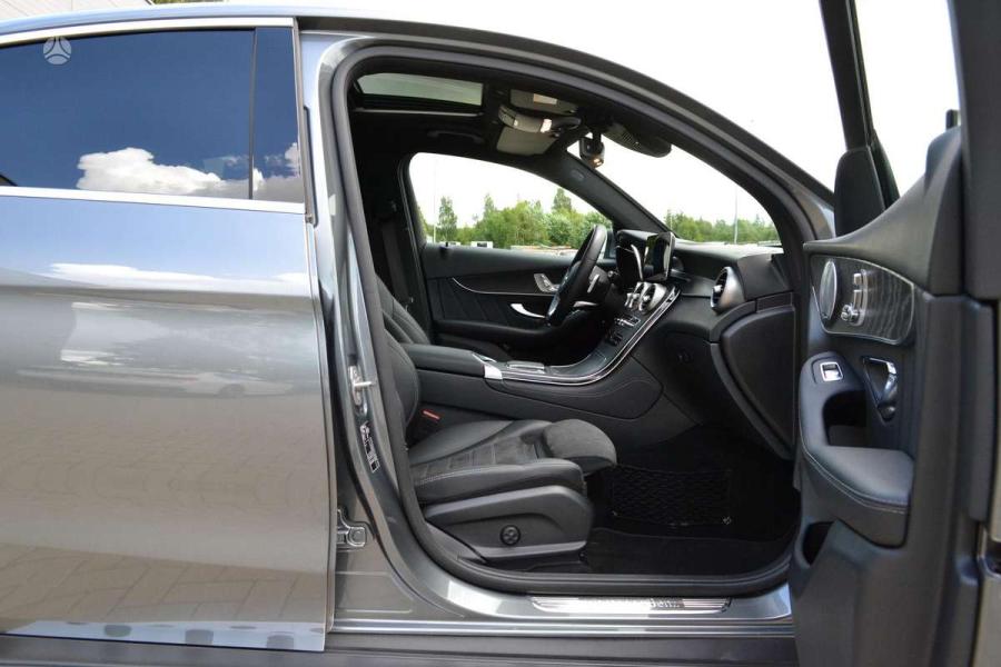 Grey Mercedes-Benz GLC 300 2020 in Vilnius, with an engine capacity of 1.99 L and mileage of 158 thousand km for 35000 €, photo 42 on AUTOMOTO.COM.LV