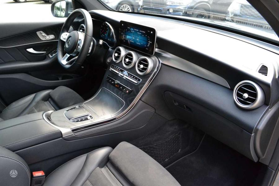 Grey Mercedes-Benz GLC 300 2020 in Vilnius, with an engine capacity of 1.99 L and mileage of 158 thousand km for 35000 €, photo 43 on AUTOMOTO.COM.LV