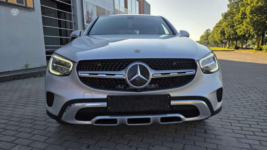 Pelēks Mercedes-Benz GLC 300 2020 Šauļi, ar dzinēja tilpumu 1.95 L un nobraukumu 205 tūkst. km par 33950 €, foto 9 vietnē AUTOMOTO.COM.LV