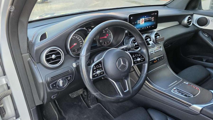 Pelēks Mercedes-Benz GLC 300 2020 Šauļi, ar dzinēja tilpumu 1.95 L un nobraukumu 205 tūkst. km par 33950 €, foto 32 vietnē AUTOMOTO.COM.LV