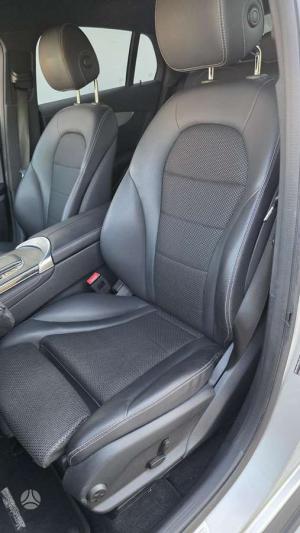 Pelēks Mercedes-Benz GLC 300 2020 Šauļi, ar dzinēja tilpumu 1.95 L un nobraukumu 205 tūkst. km par 33950 €, foto 35 vietnē AUTOMOTO.COM.LV