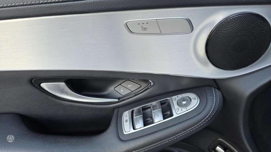 Pelēks Mercedes-Benz GLC 300 2020 Šauļi, ar dzinēja tilpumu 1.95 L un nobraukumu 205 tūkst. km par 33950 €, foto 39 vietnē AUTOMOTO.COM.LV