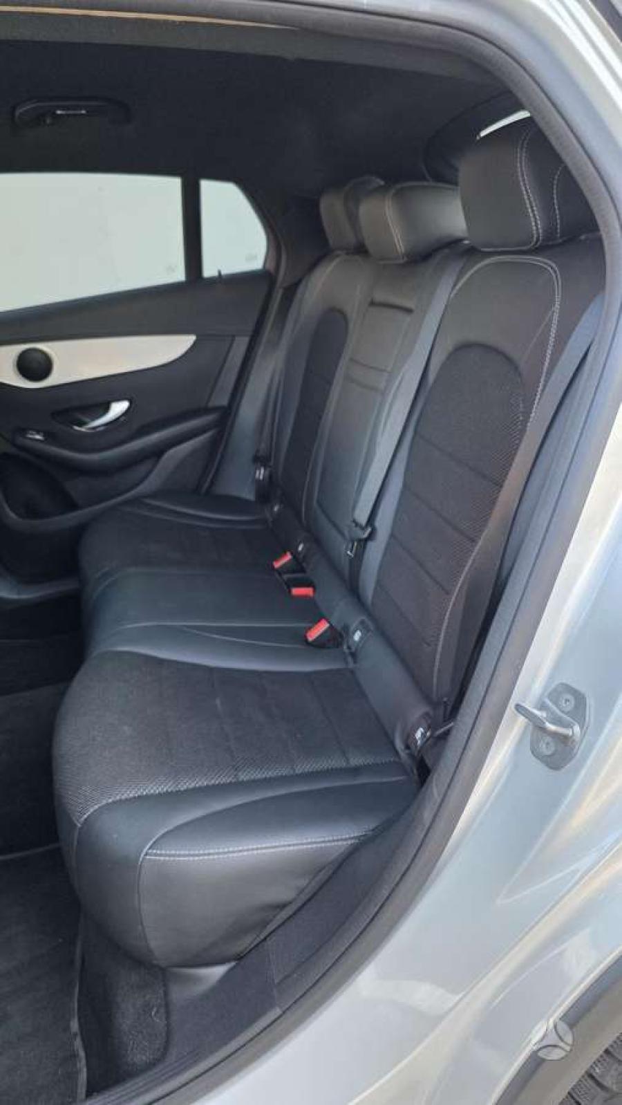 Pelēks Mercedes-Benz GLC 300 2020 Šauļi, ar dzinēja tilpumu 1.95 L un nobraukumu 205 tūkst. km par 33950 €, foto 41 vietnē AUTOMOTO.COM.LV