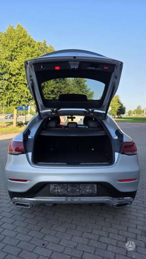 Pelēks Mercedes-Benz GLC 300 2020 Šauļi, ar dzinēja tilpumu 1.95 L un nobraukumu 205 tūkst. km par 33950 €, foto 44 vietnē AUTOMOTO.COM.LV
