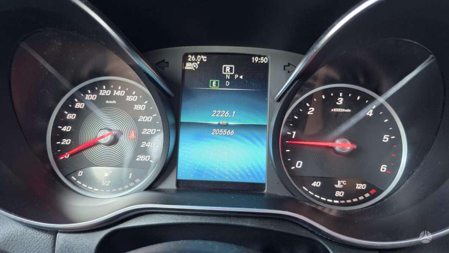 Pelēks Mercedes-Benz GLC 300 2020 Šauļi, ar dzinēja tilpumu 1.95 L un nobraukumu 205 tūkst. km par 33950 €, foto 58 vietnē AUTOMOTO.COM.LV