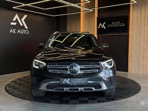 Pelēks Mercedes-Benz GLC 300 2020 Kauņa, ar dzinēja tilpumu 1.99 L un nobraukumu 132 tūkst. km par 31490 €, foto 5 vietnē AUTOMOTO.COM.LV