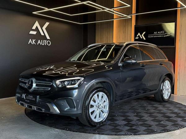Серый Мерседес GLC 300 2020 в Каунас, объемом двигателя 1.99 л и пробегом 132 тыс. км за 31490 €, фото 6 на AUTOMOTO.COM.LV