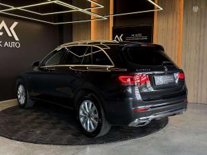 Pelēks Mercedes-Benz GLC 300 2020 Kauņa, ar dzinēja tilpumu 1.99 L un nobraukumu 132 tūkst. km par 31490 €, foto 9 vietnē AUTOMOTO.COM.LV