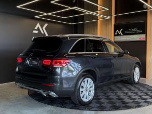 Pelēks Mercedes-Benz GLC 300 2020 Kauņa, ar dzinēja tilpumu 1.99 L un nobraukumu 132 tūkst. km par 31490 €, foto 13 vietnē AUTOMOTO.COM.LV
