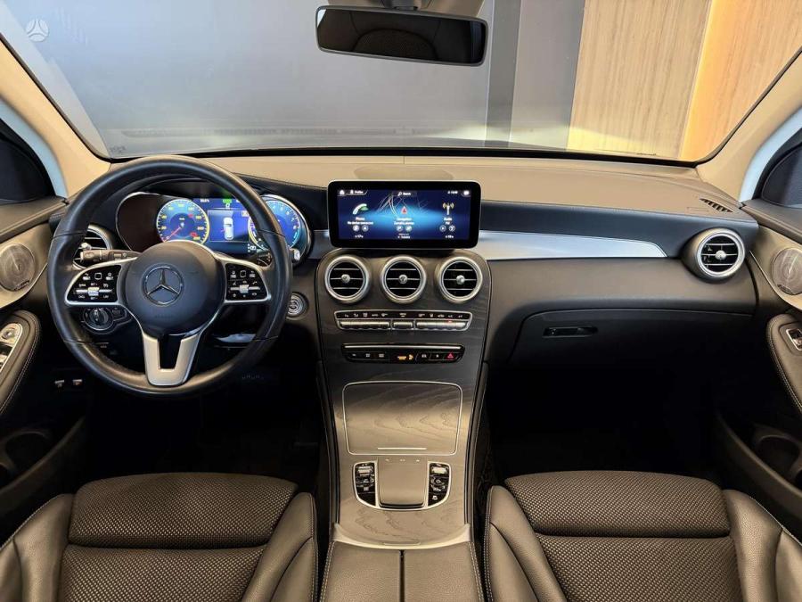 Pelēks Mercedes-Benz GLC 300 2020 Kauņa, ar dzinēja tilpumu 1.99 L un nobraukumu 132 tūkst. km par 31490 €, foto 17 vietnē AUTOMOTO.COM.LV
