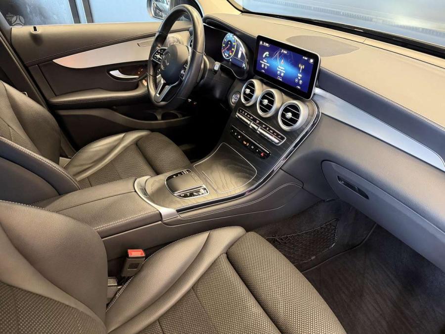 Pelēks Mercedes-Benz GLC 300 2020 Kauņa, ar dzinēja tilpumu 1.99 L un nobraukumu 132 tūkst. km par 31490 €, foto 18 vietnē AUTOMOTO.COM.LV