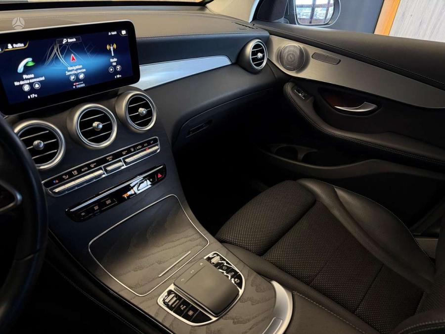 Pelēks Mercedes-Benz GLC 300 2020 Kauņa, ar dzinēja tilpumu 1.99 L un nobraukumu 132 tūkst. km par 31490 €, foto 20 vietnē AUTOMOTO.COM.LV