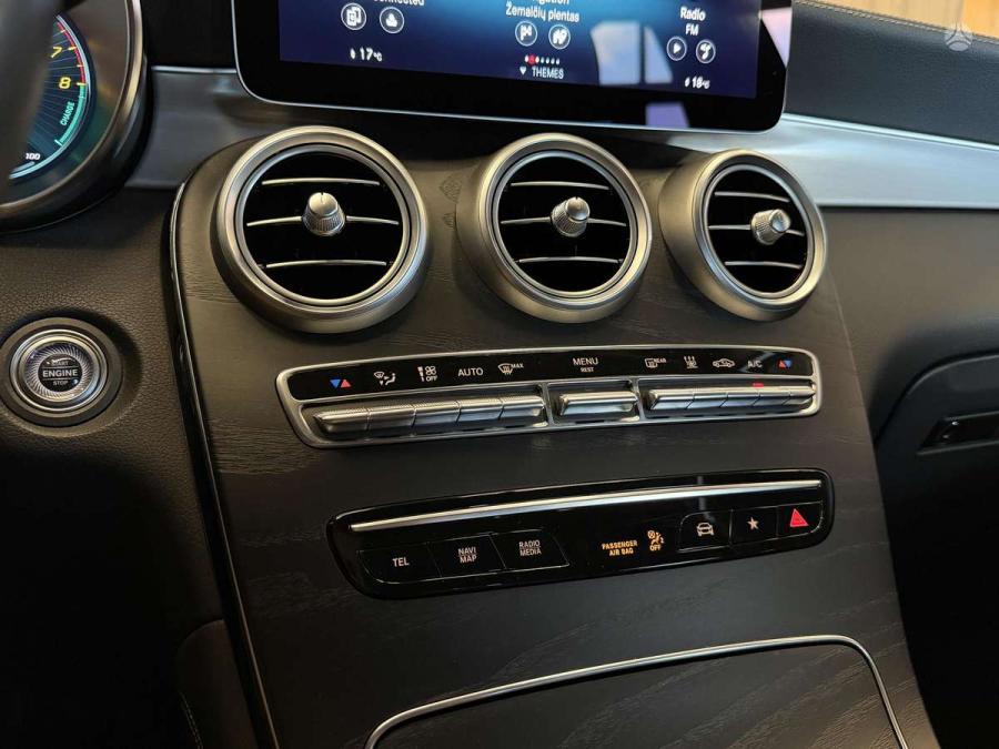 Pelēks Mercedes-Benz GLC 300 2020 Kauņa, ar dzinēja tilpumu 1.99 L un nobraukumu 132 tūkst. km par 31490 €, foto 23 vietnē AUTOMOTO.COM.LV