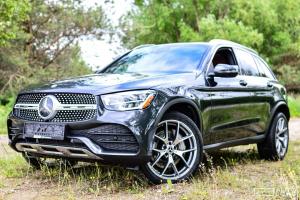 Pelēks Mercedes-Benz GLC 300 2020 Kretinga, ar dzinēja tilpumu 2.00 L un nobraukumu 45 tūkst. km par 35500 €, foto  vietnē AUTOMOTO.COM.LV