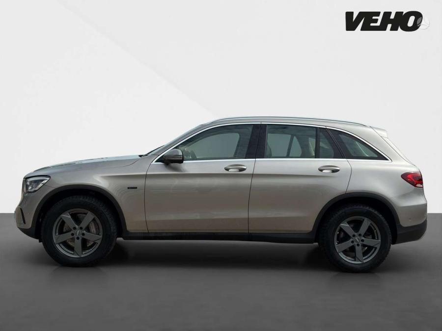 Pelēks Mercedes-Benz GLC 300 2020 Viļņa, ar dzinēja tilpumu 1.99 L un nobraukumu 127 tūkst. km par 30900 €, foto 3 vietnē AUTOMOTO.COM.LV