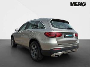 Pelēks Mercedes-Benz GLC 300 2020 Viļņa, ar dzinēja tilpumu 1.99 L un nobraukumu 127 tūkst. km par 30900 €, foto 4 vietnē AUTOMOTO.COM.LV