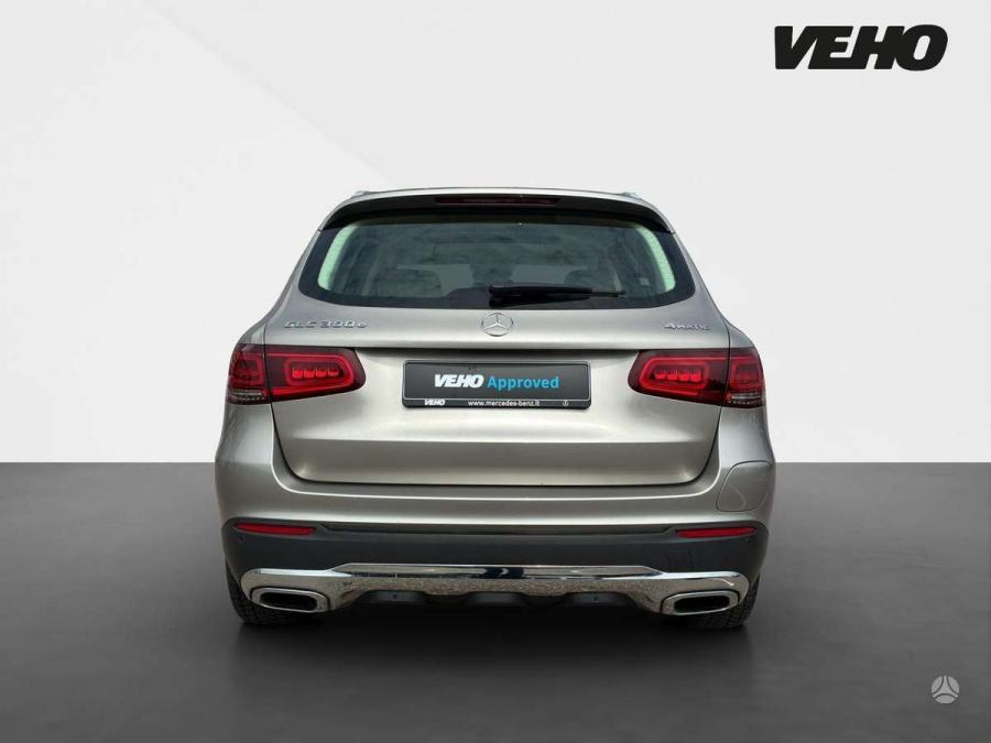 Pelēks Mercedes-Benz GLC 300 2020 Viļņa, ar dzinēja tilpumu 1.99 L un nobraukumu 127 tūkst. km par 30900 €, foto 5 vietnē AUTOMOTO.COM.LV