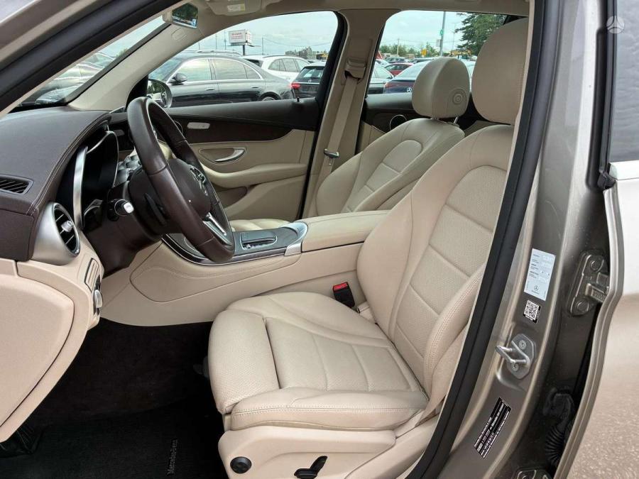 Pelēks Mercedes-Benz GLC 300 2020 Viļņa, ar dzinēja tilpumu 1.99 L un nobraukumu 127 tūkst. km par 30900 €, foto 12 vietnē AUTOMOTO.COM.LV