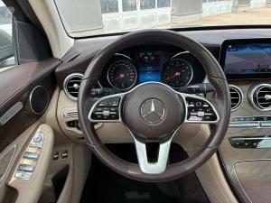 Pelēks Mercedes-Benz GLC 300 2020 Viļņa, ar dzinēja tilpumu 1.99 L un nobraukumu 127 tūkst. km par 30900 €, foto 17 vietnē AUTOMOTO.COM.LV