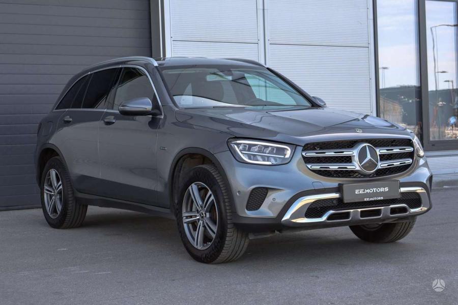 Серый Мерседес GLC 300 2020 в Каунас, объемом двигателя 1.99 л и пробегом 157 тыс. км за 27999 €, фото 5 на AUTOMOTO.COM.LV