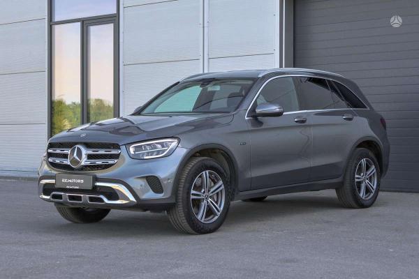 Grey Mercedes-Benz GLC 300 2020 in Kaunas, with an engine capacity of 1.99 L and mileage of 157 thousand km for 27999 €, photo 7 on AUTOMOTO.COM.LV