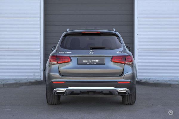 Grey Mercedes-Benz GLC 300 2020 in Kaunas, with an engine capacity of 1.99 L and mileage of 157 thousand km for 27999 €, photo 10 on AUTOMOTO.COM.LV