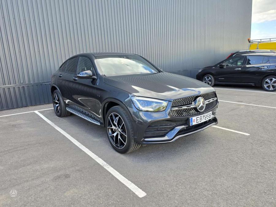 Grey Mercedes-Benz GLC 300 2020 in Kaunas, with an engine capacity of 1.95 L and mileage of 145 thousand km for 25400 €, photo 4 on AUTOMOTO.COM.LV