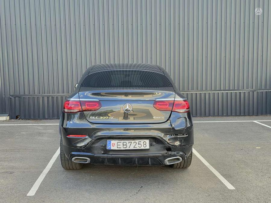 Grey Mercedes-Benz GLC 300 2020 in Kaunas, with an engine capacity of 1.95 L and mileage of 145 thousand km for 25400 €, photo 8 on AUTOMOTO.COM.LV