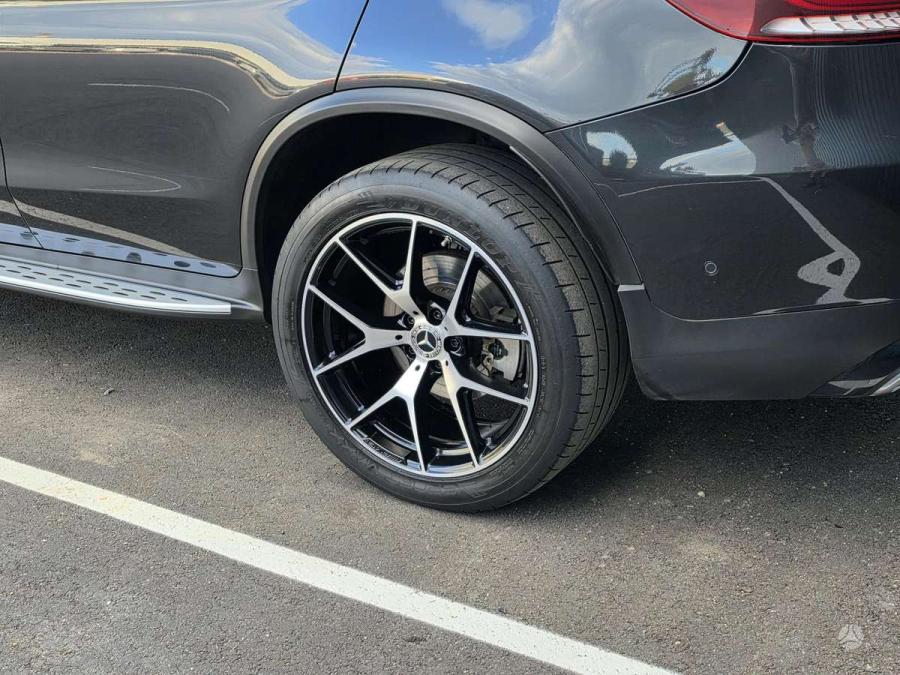 Grey Mercedes-Benz GLC 300 2020 in Kaunas, with an engine capacity of 1.95 L and mileage of 145 thousand km for 25400 €, photo 22 on AUTOMOTO.COM.LV