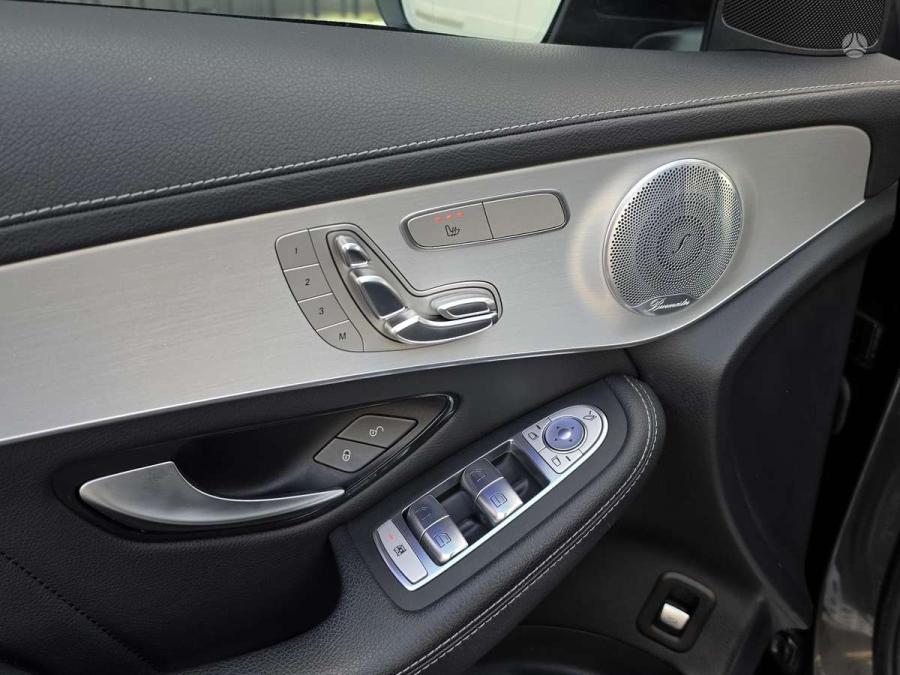 Grey Mercedes-Benz GLC 300 2020 in Kaunas, with an engine capacity of 1.95 L and mileage of 145 thousand km for 25400 €, photo 26 on AUTOMOTO.COM.LV