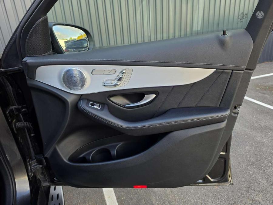 Grey Mercedes-Benz GLC 300 2020 in Kaunas, with an engine capacity of 1.95 L and mileage of 145 thousand km for 25400 €, photo 35 on AUTOMOTO.COM.LV