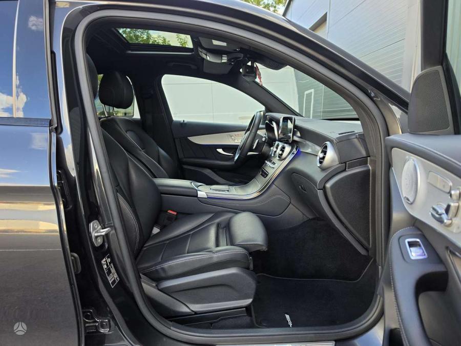 Grey Mercedes-Benz GLC 300 2020 in Kaunas, with an engine capacity of 1.95 L and mileage of 145 thousand km for 25400 €, photo 36 on AUTOMOTO.COM.LV