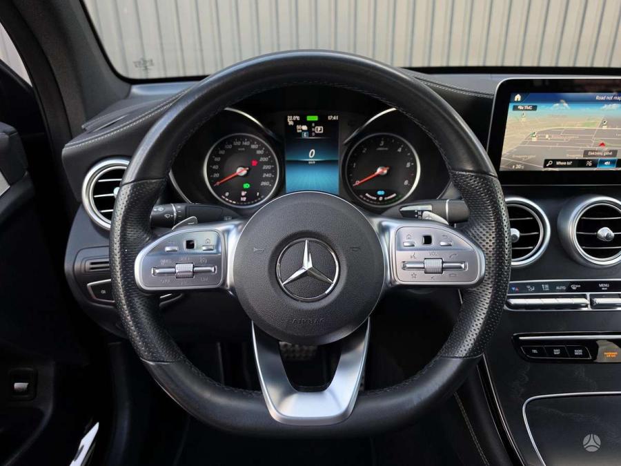 Grey Mercedes-Benz GLC 300 2020 in Kaunas, with an engine capacity of 1.95 L and mileage of 145 thousand km for 25400 €, photo 37 on AUTOMOTO.COM.LV